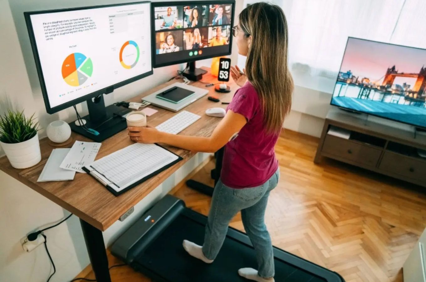 Ejercitar el cuerpo mientras trabajas ayuda a agudizar el cerebro